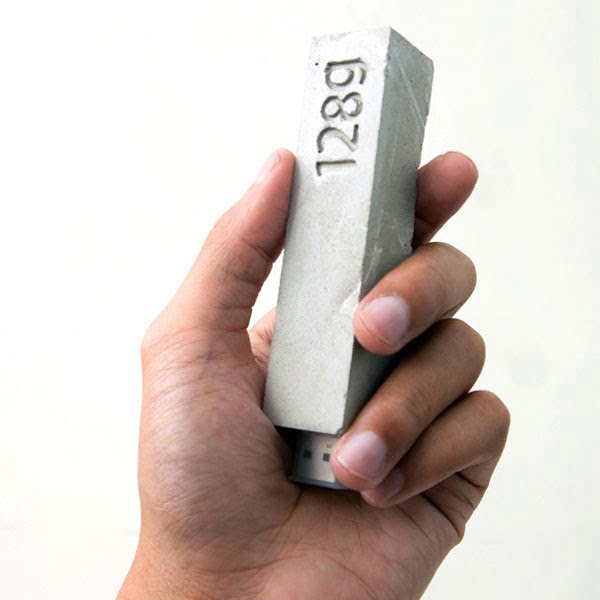 USB flash disk v betonovém kvádru nebo manžetovém knoflíku - IT Revue