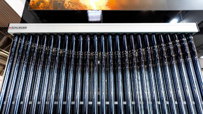 Nový bezrámový fotovoltaický panel DAH Solar 550 W - IT Revue