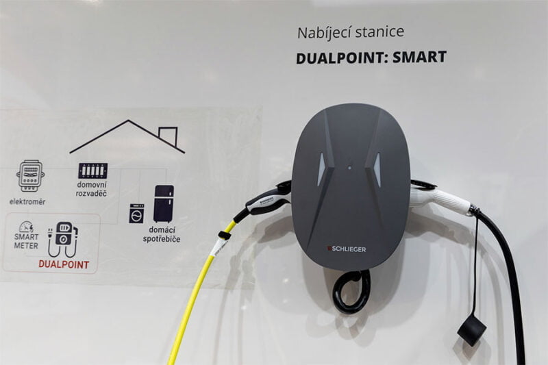 Nový bezrámový fotovoltaický panel DAH Solar 550 W - IT Revue